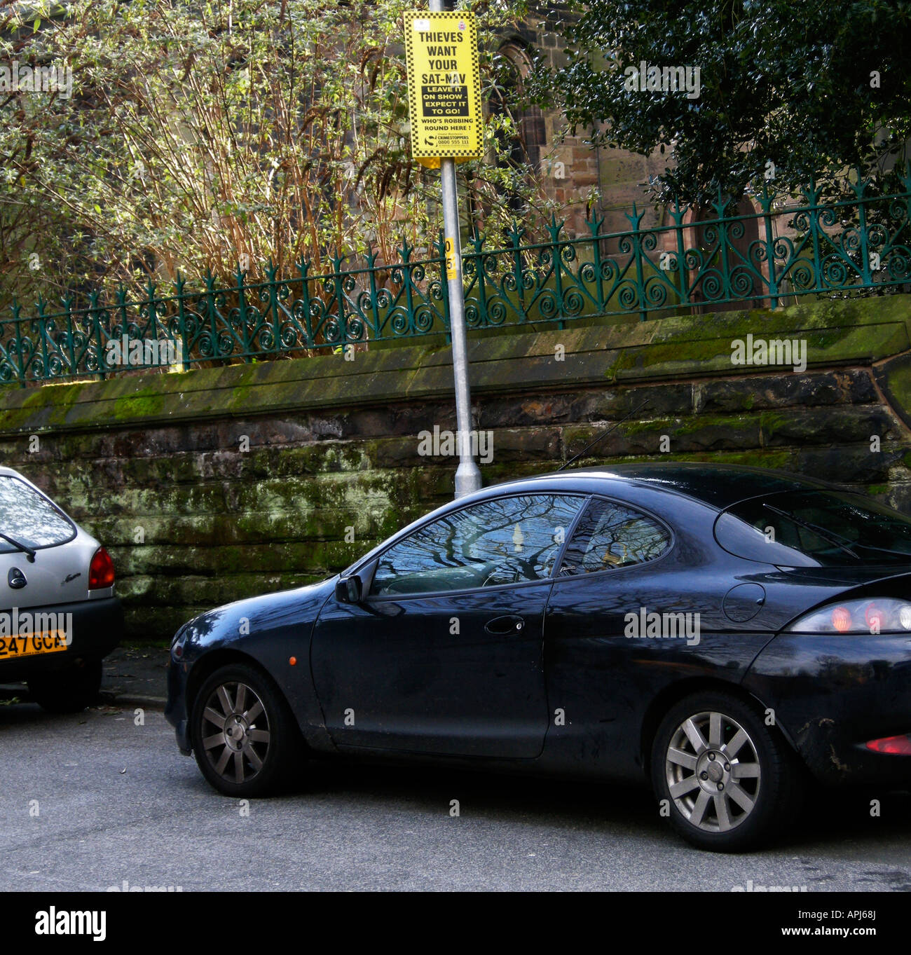 car theft warning sign Stock Photo - Alamy