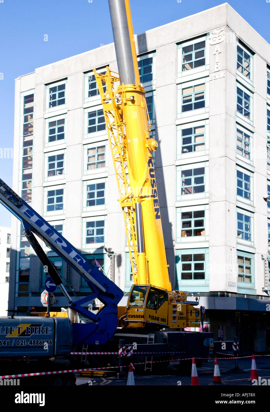 telescoping hydraulic trolley boom crane Stock Photo - Alamy