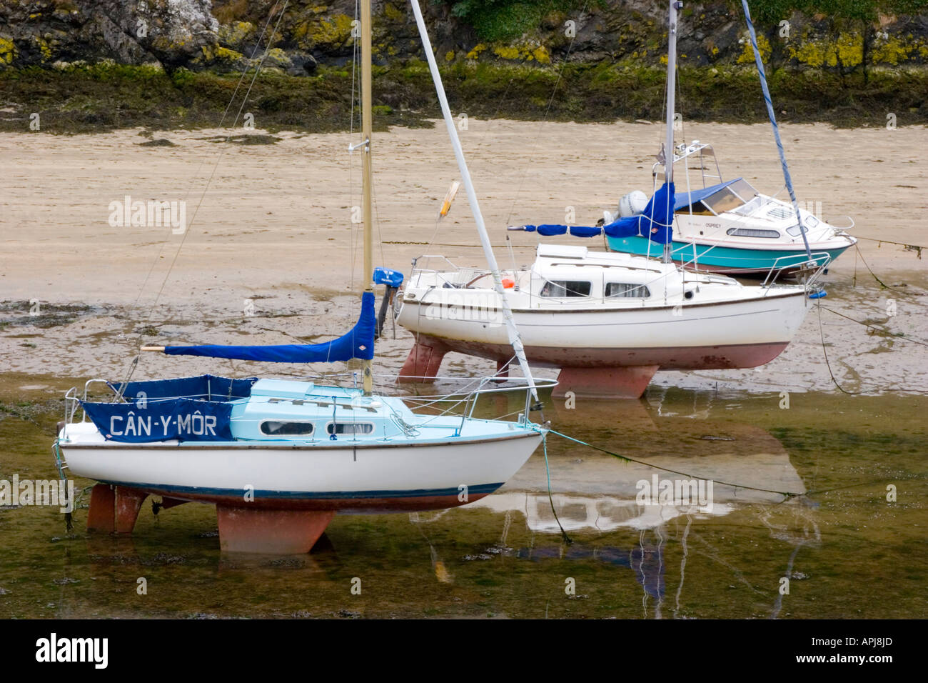 Boats in Solva harbour in Pembrokeshire Stock Photo - Alamy