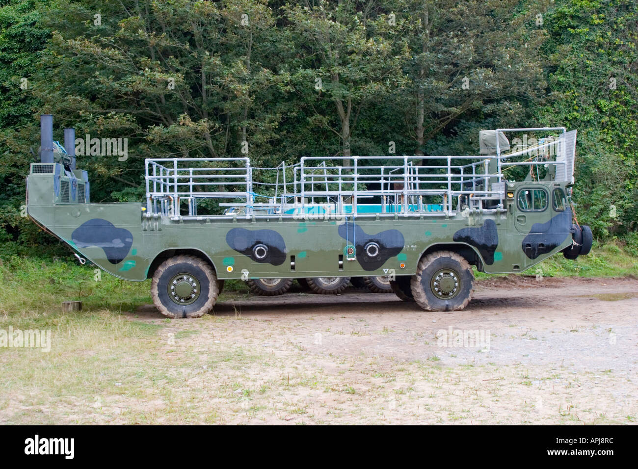 Amphibious craft hi-res stock photography and images - Alamy