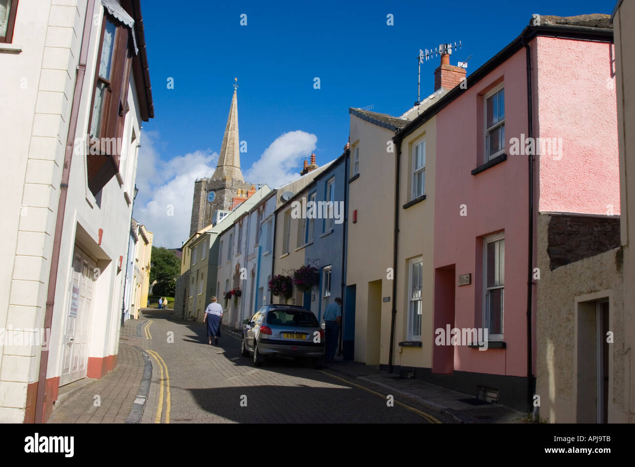 Side street in Tenby Pembrokeshire Stock Photo - Alamy