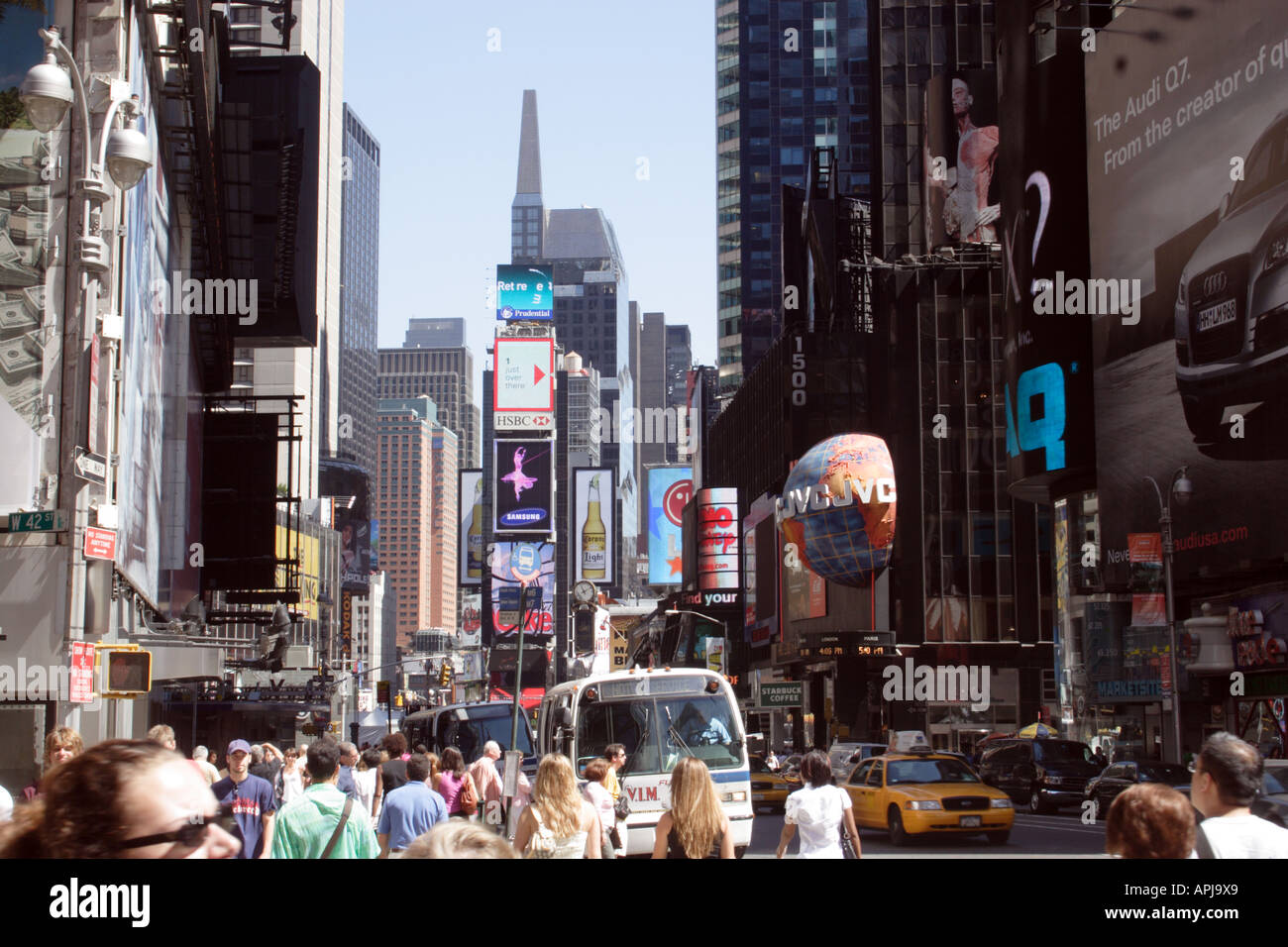 City street scene in New York City Stock Photo - Alamy