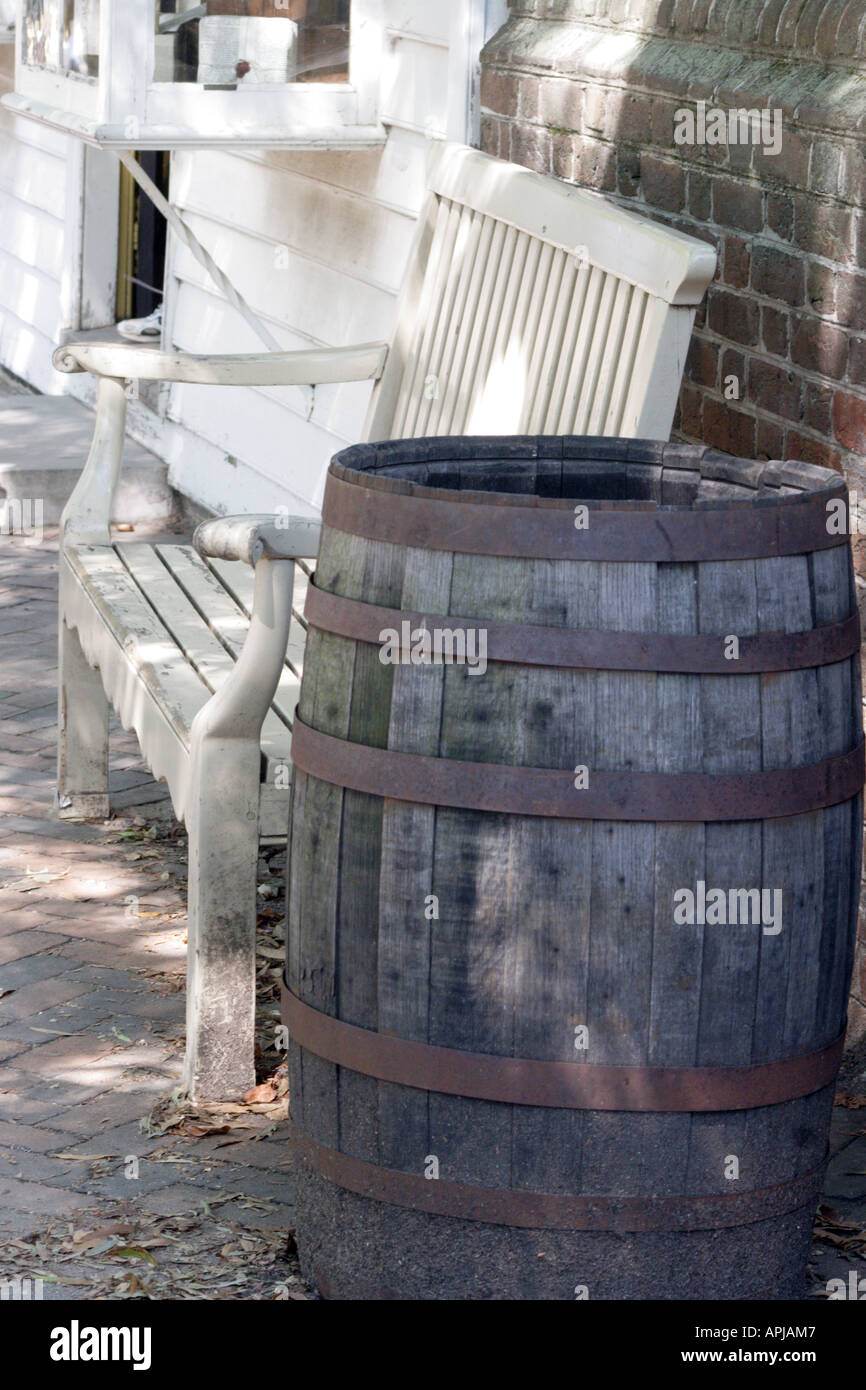 Bench wood rustic hi-res stock photography and images - Alamy