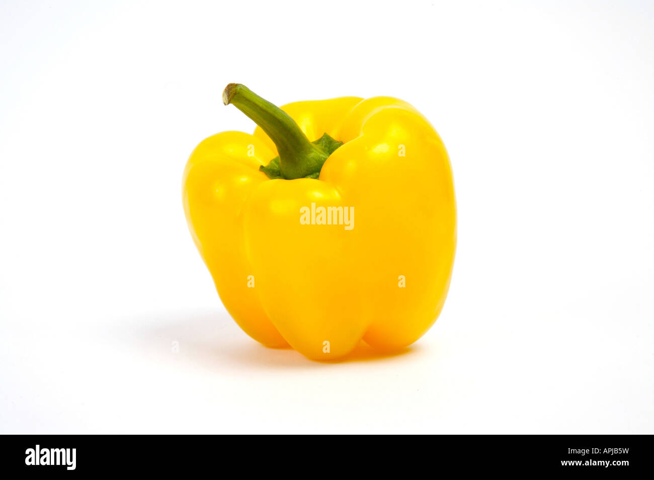 A single yellow bell pepper Stock Photo - Alamy