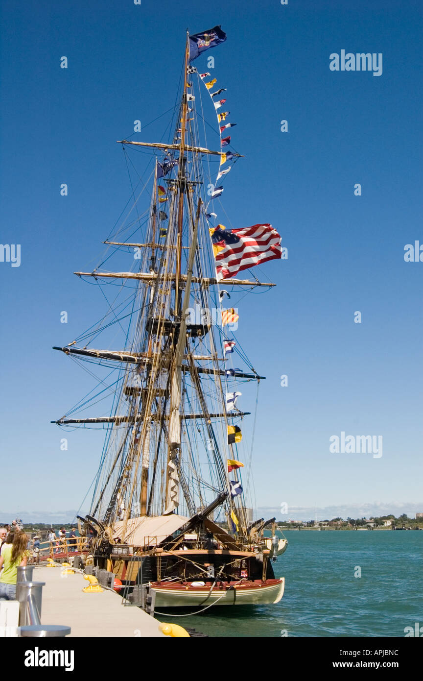 Us brig niagara hi-res stock photography and images - Alamy