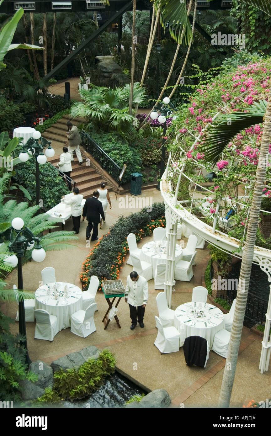 Wedding garden reception hi-res stock photography and images - Alamy