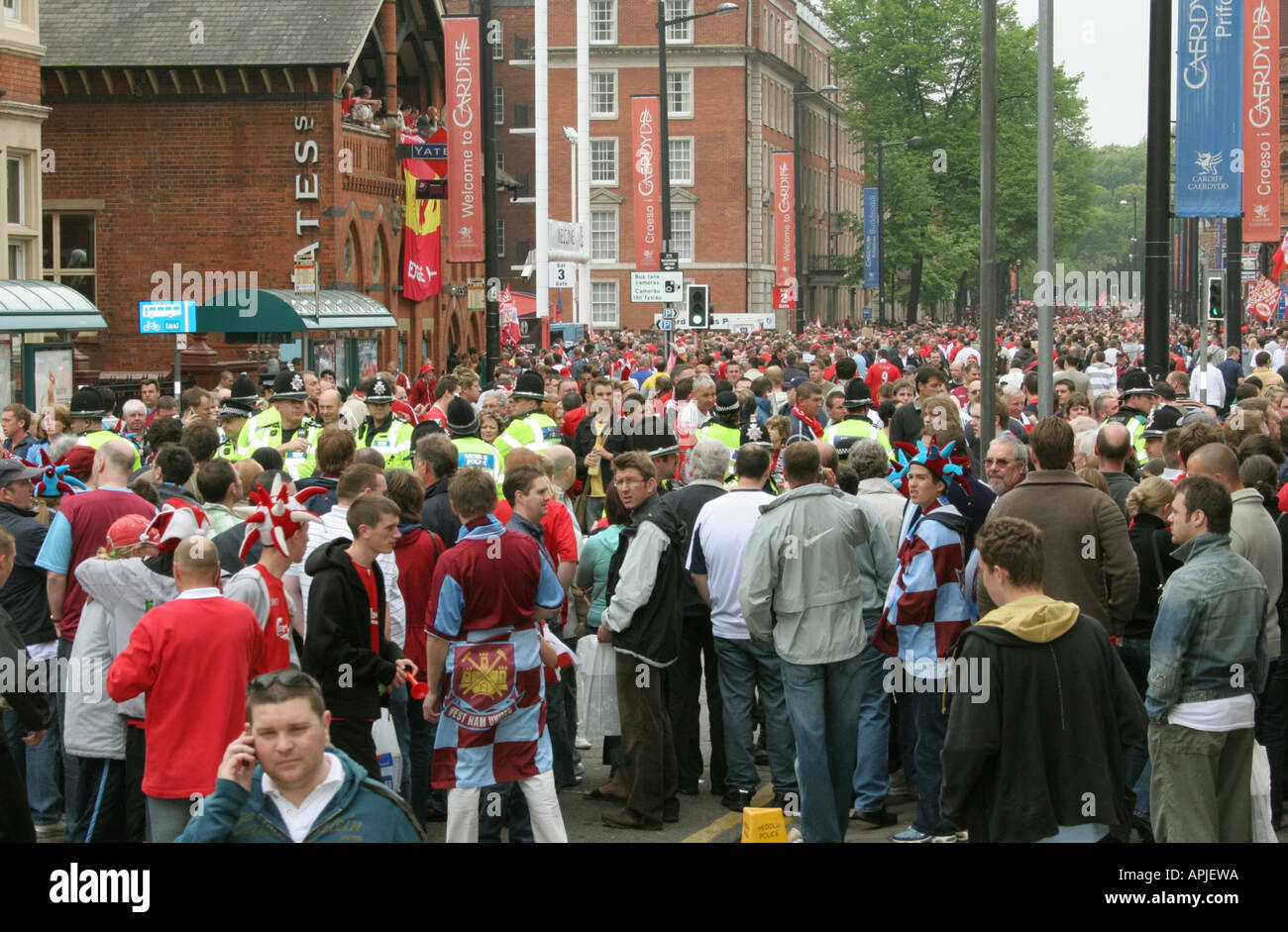 Fa cup final 2006 hi-res stock photography and images - Alamy