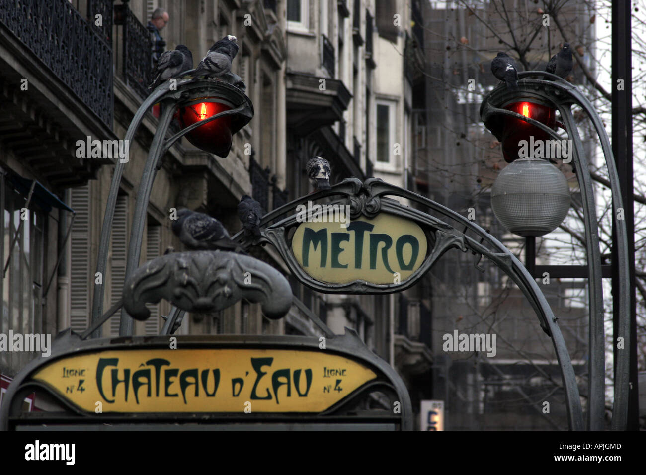 Underground sign in Paris Stock Photo - Alamy