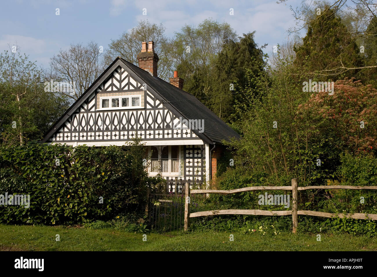 Grass roofed homes hi-res stock photography and images - Alamy