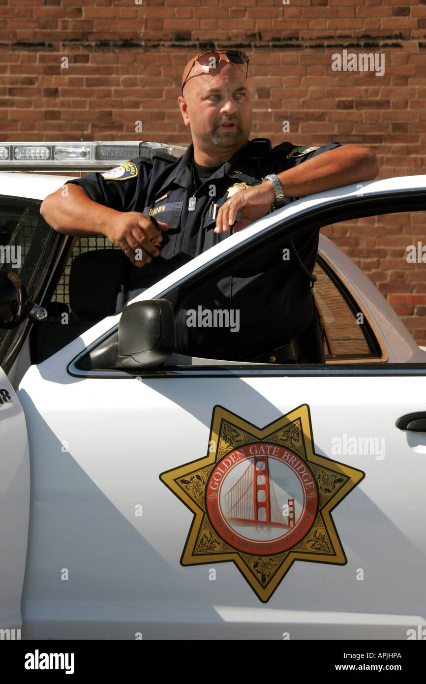 Golden Gate Bridge Police patrol car policeman cop Stock Photo - Alamy