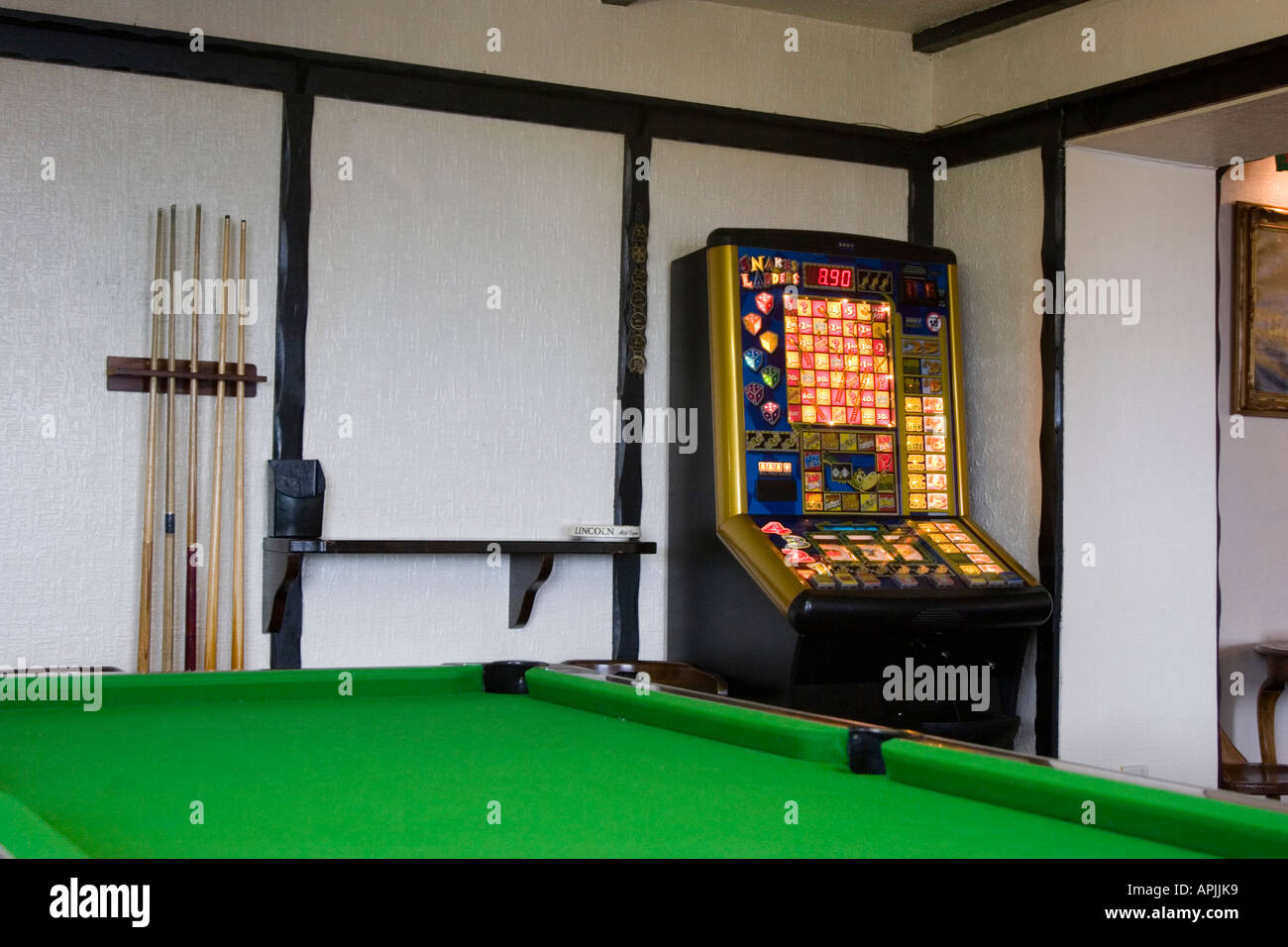 Pub fruit machine hi-res stock photography and images - Alamy