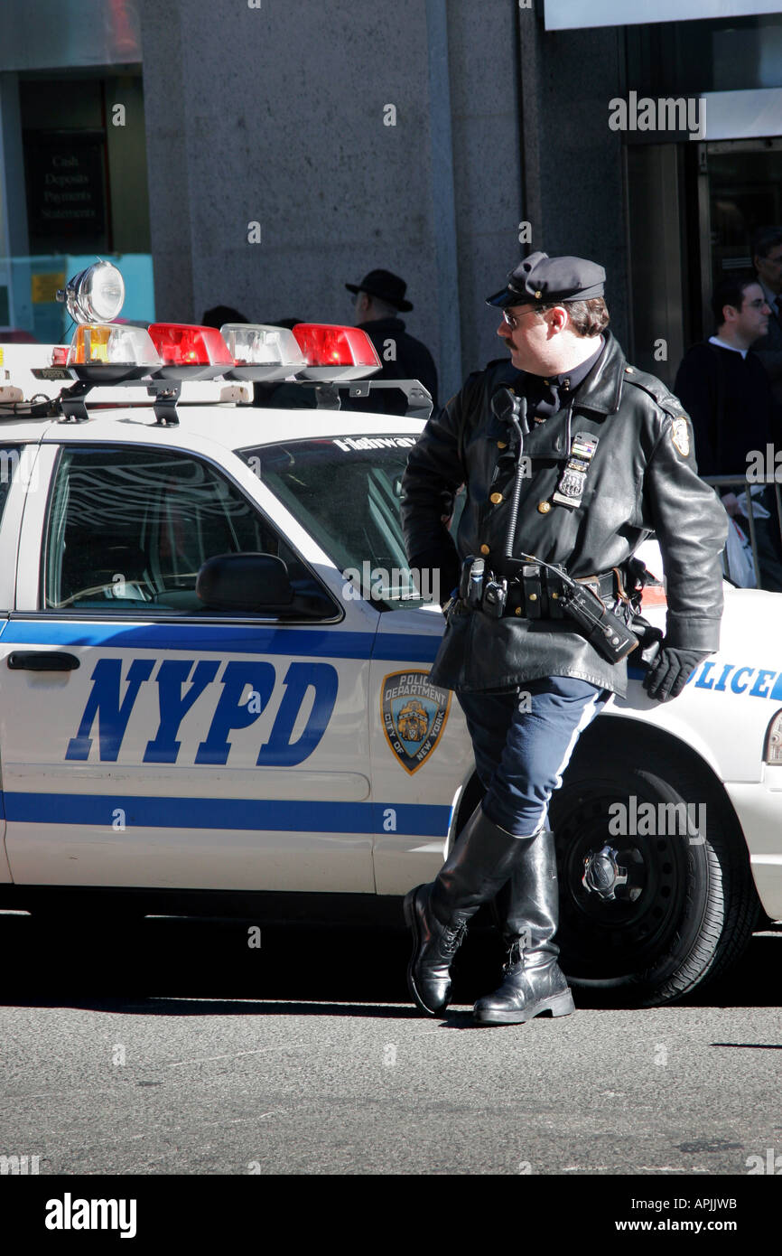 Police protect bank usa hi-res stock photography and images - Alamy