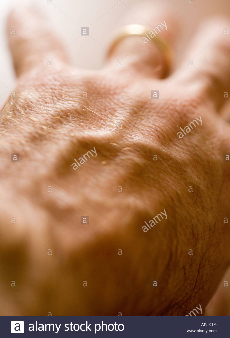 Hairy Back Man Stock Photos & Hairy Back Man Stock Images - Alamy