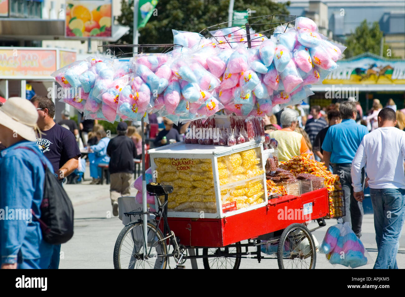 Popcorn cart at the carnival Stock Photo - Alamy