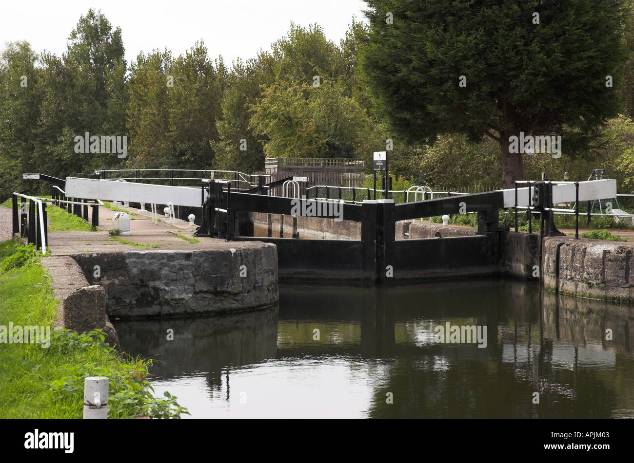 Dobbs Weir lock Lee Valley river Lee Stock Photo - Alamy