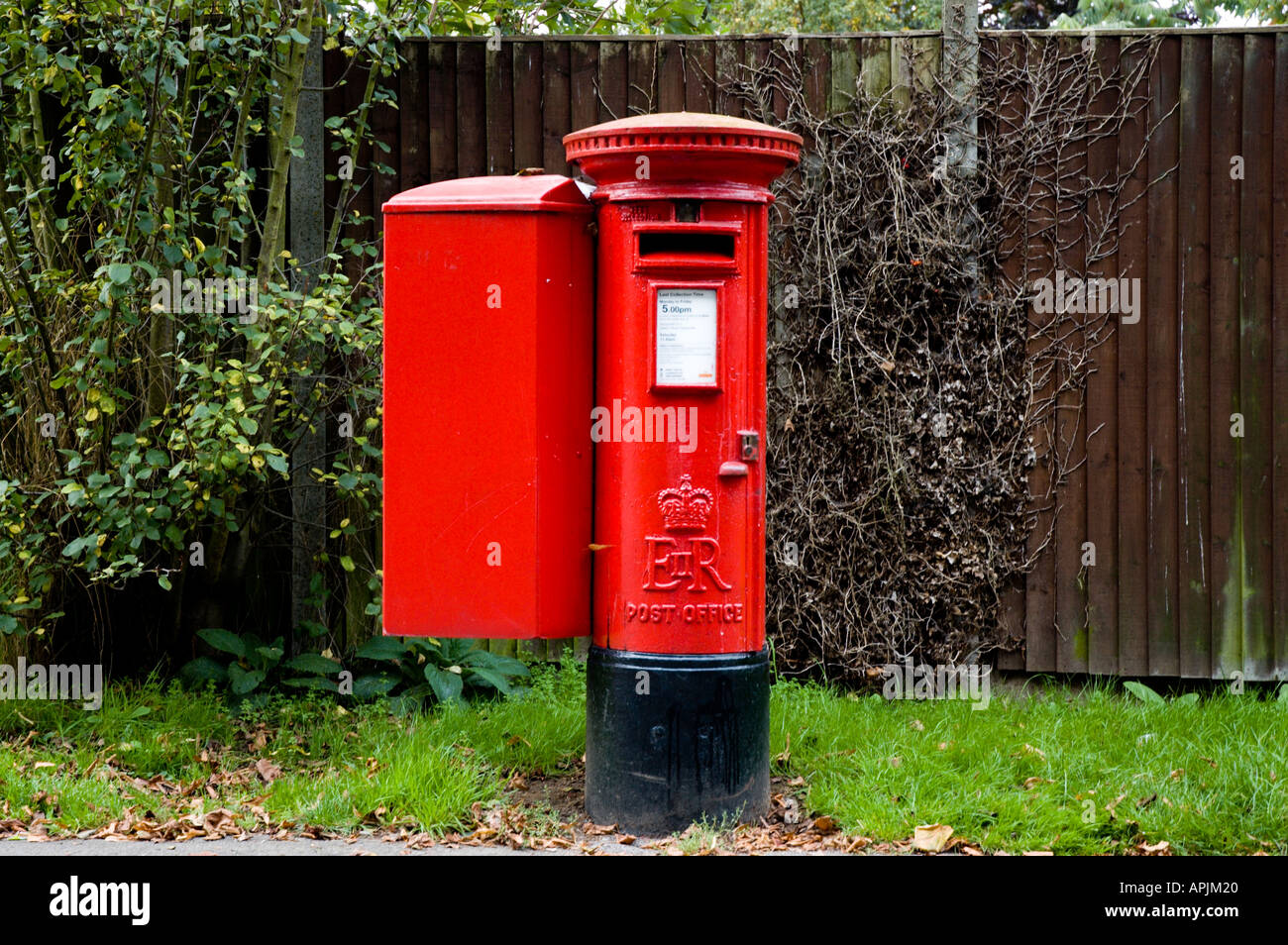 Red Post Office letter box Stock Photo - Alamy