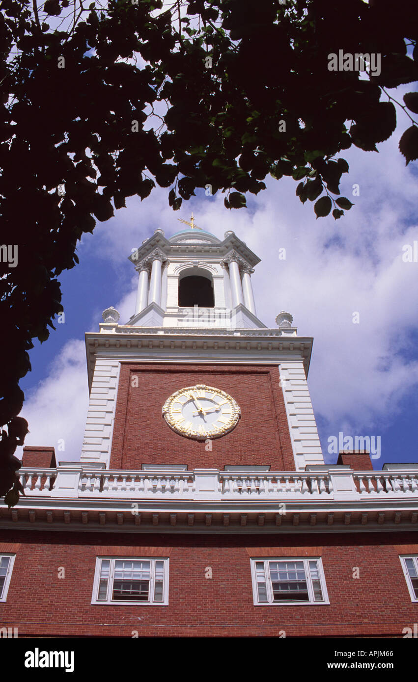 Harvard university buildings hi-res stock photography and images - Alamy