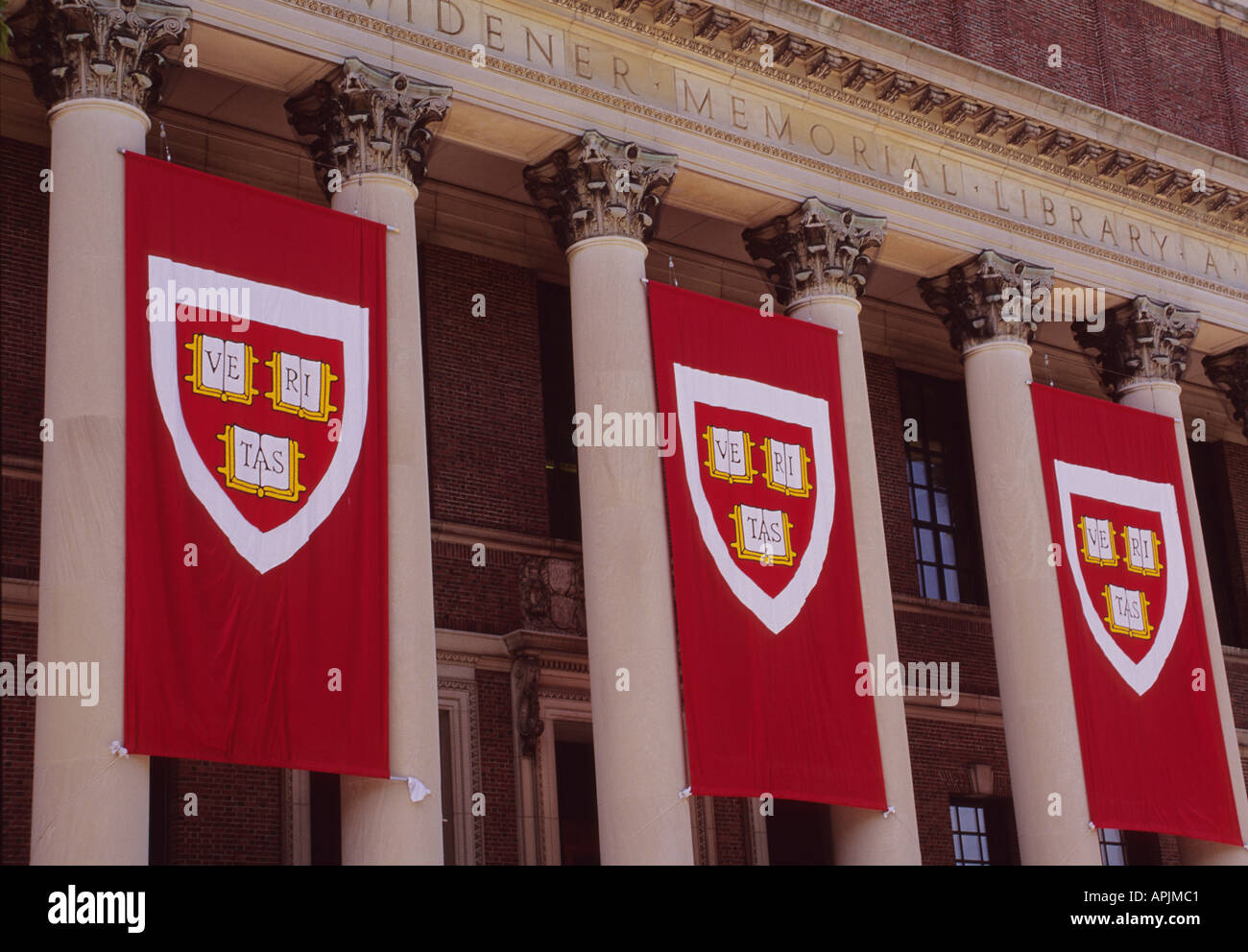 Harvard university emblem exterior hi-res stock photography and images ...
