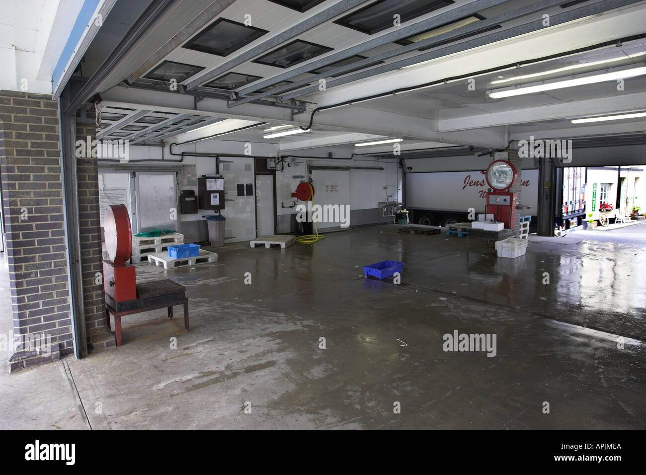 Looe Cornwall UK Fish Market Stock Photo - Alamy