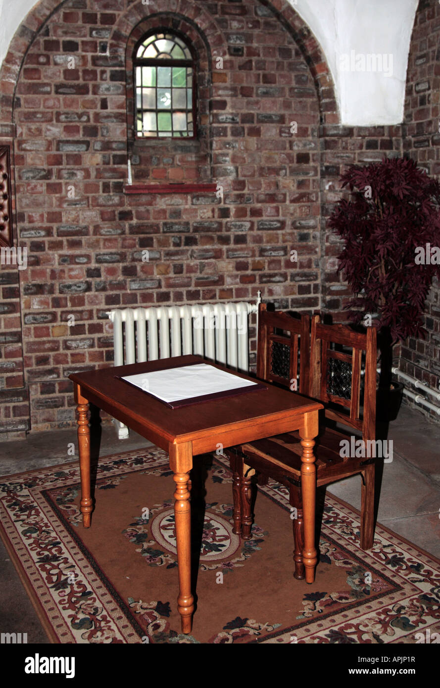 Registary office wedding hi-res stock photography and images - Alamy