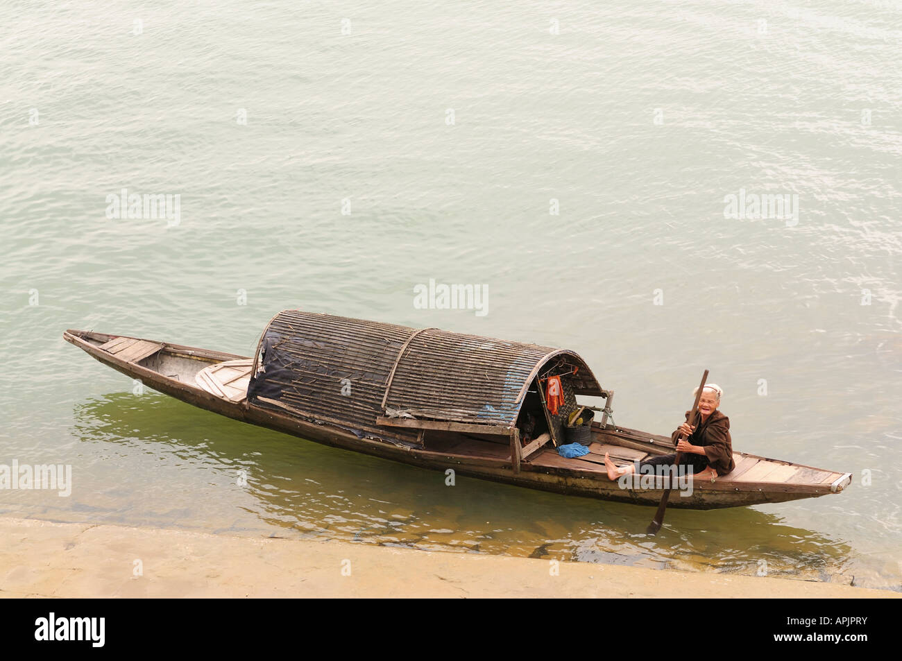Sampan tour vietnam hi-res stock photography and images - Alamy