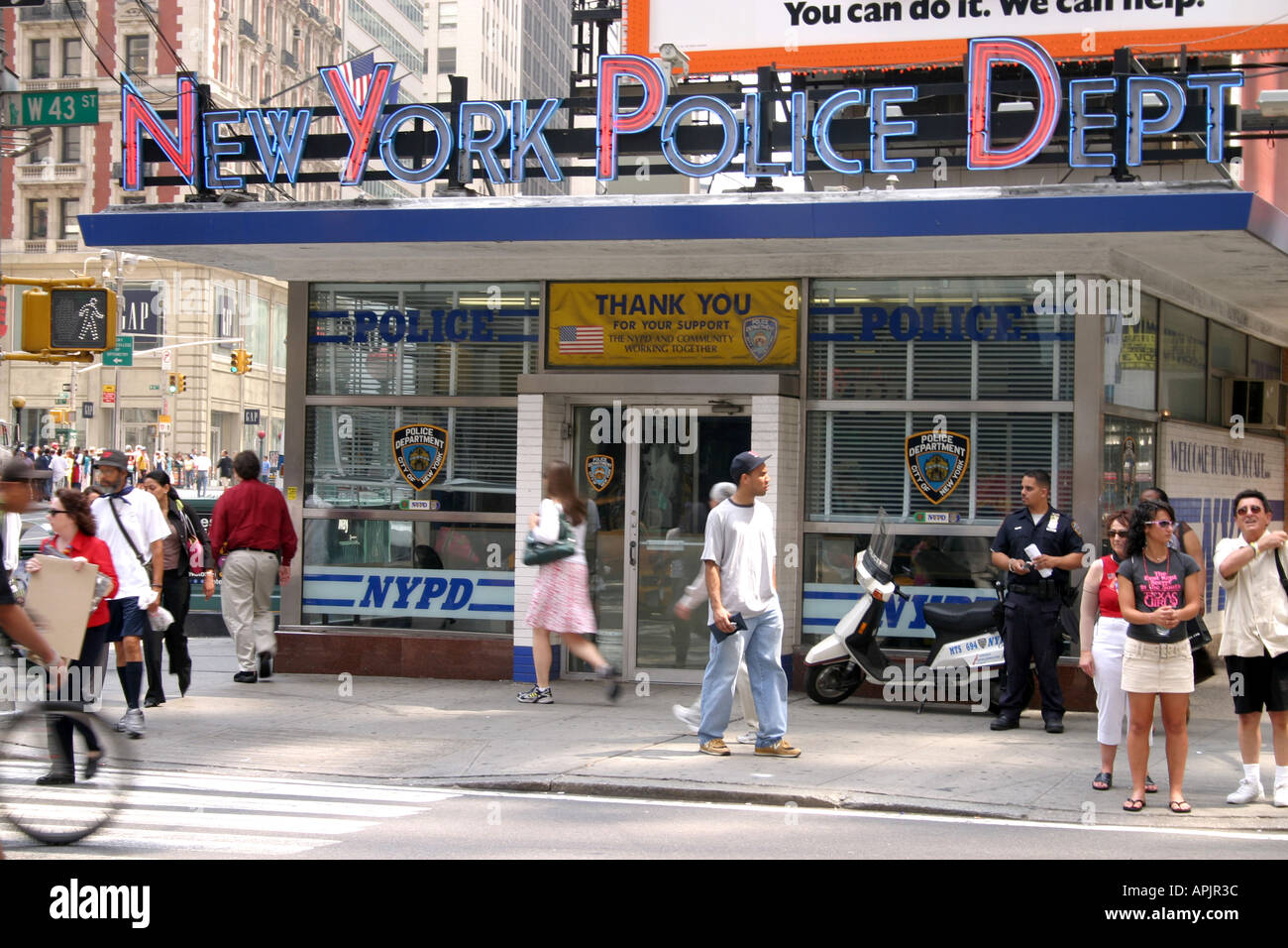 New york city police precinct sign hi-res stock photography and images ...