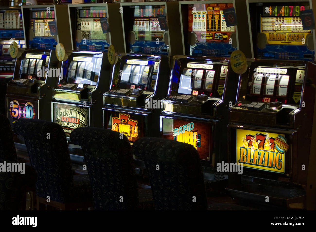 row of slot machines Stock Photo - Alamy