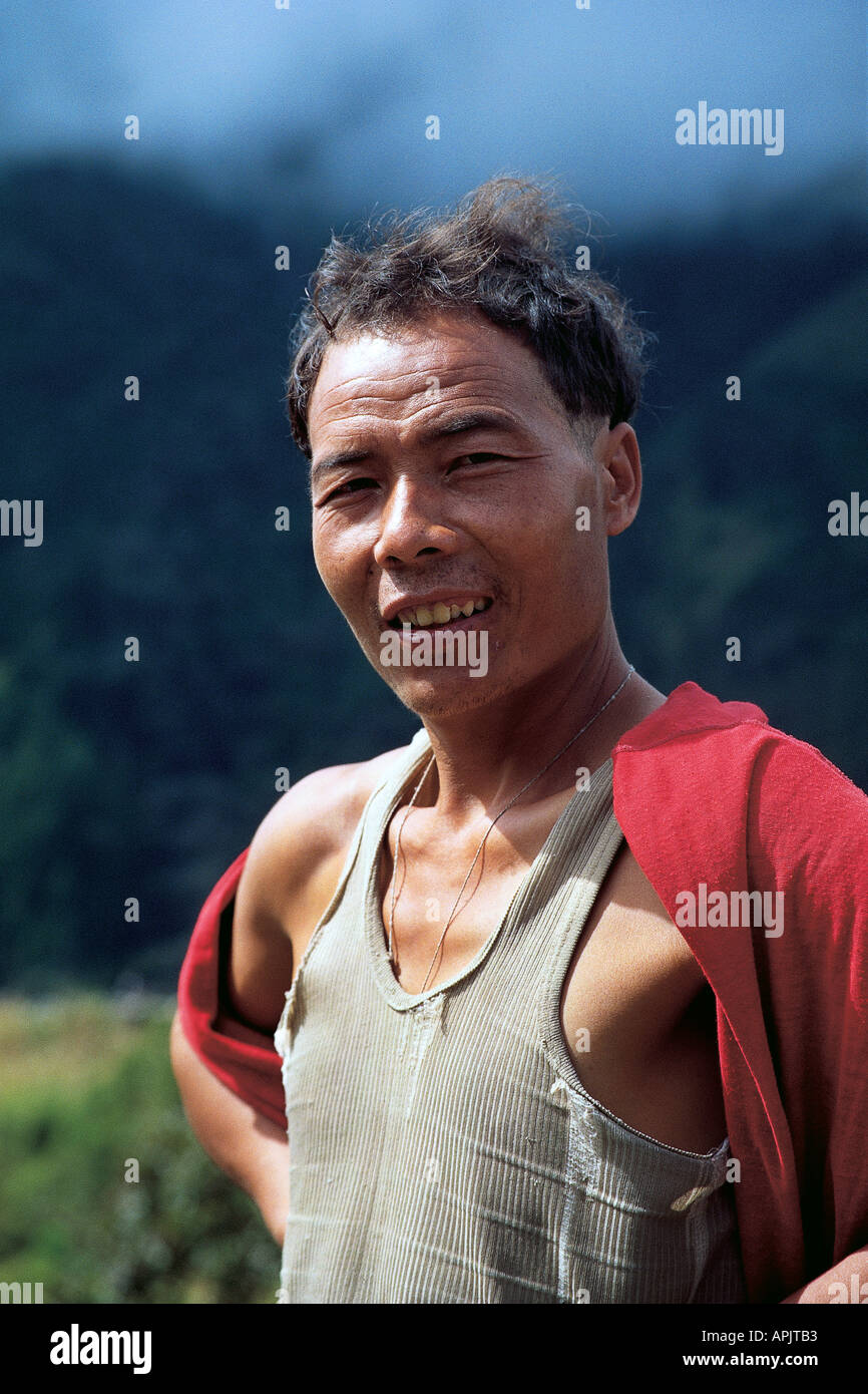 Male nepalese porter hi-res stock photography and images - Alamy