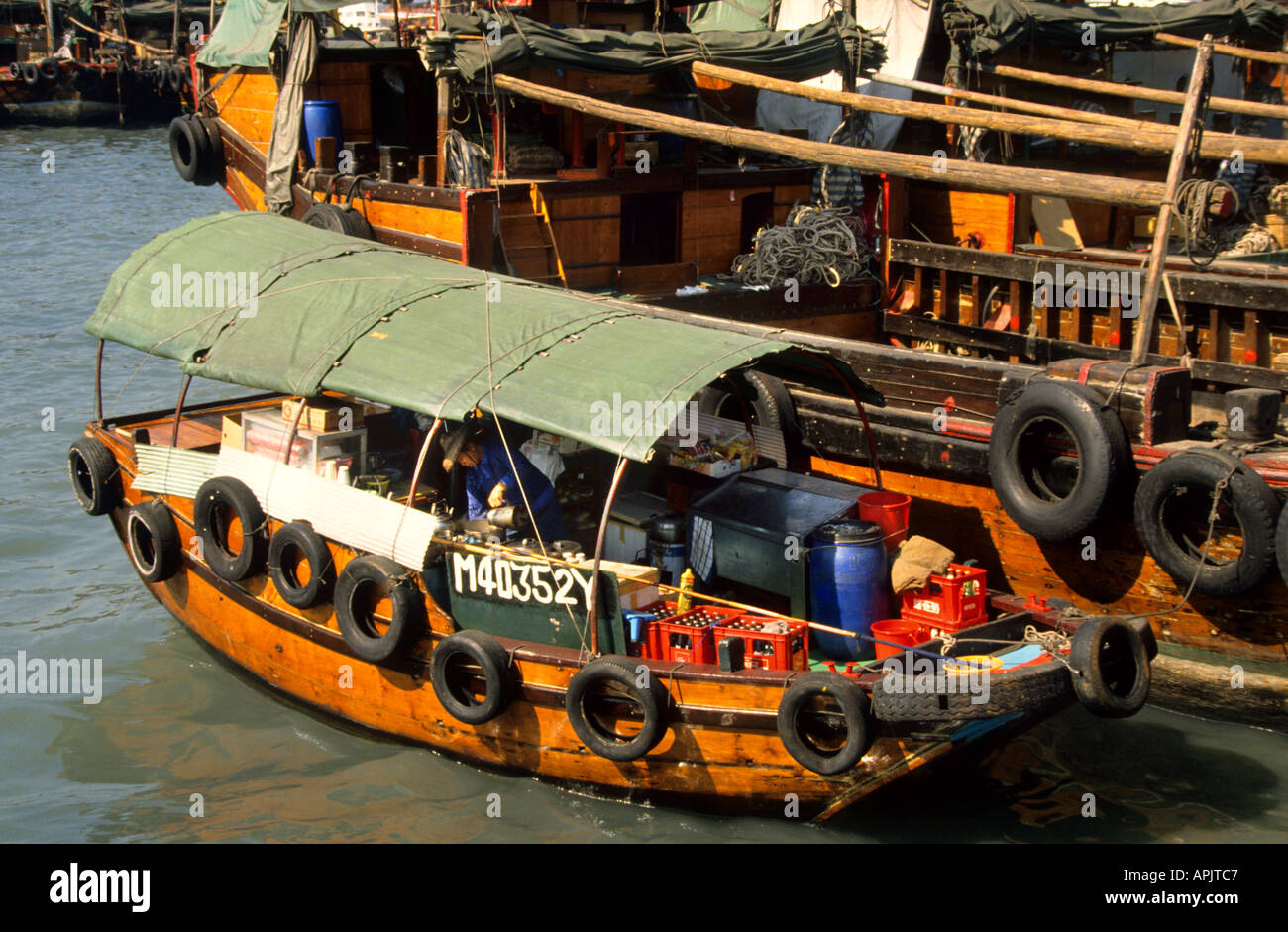 China Hong Kong Port Harbor Junk sailing vessel Stock Photo - Alamy