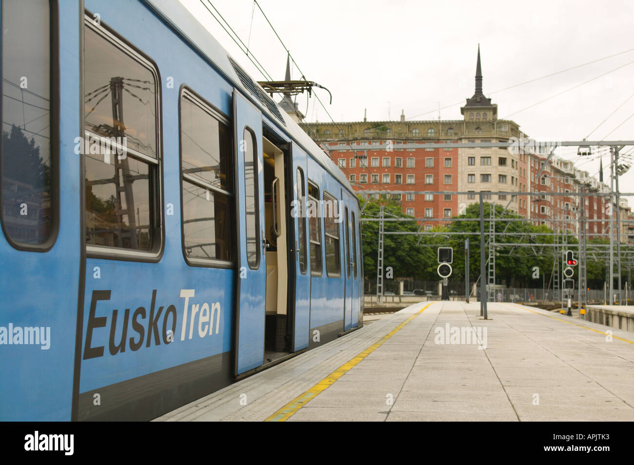 Tren local hi-res stock photography and images - Alamy