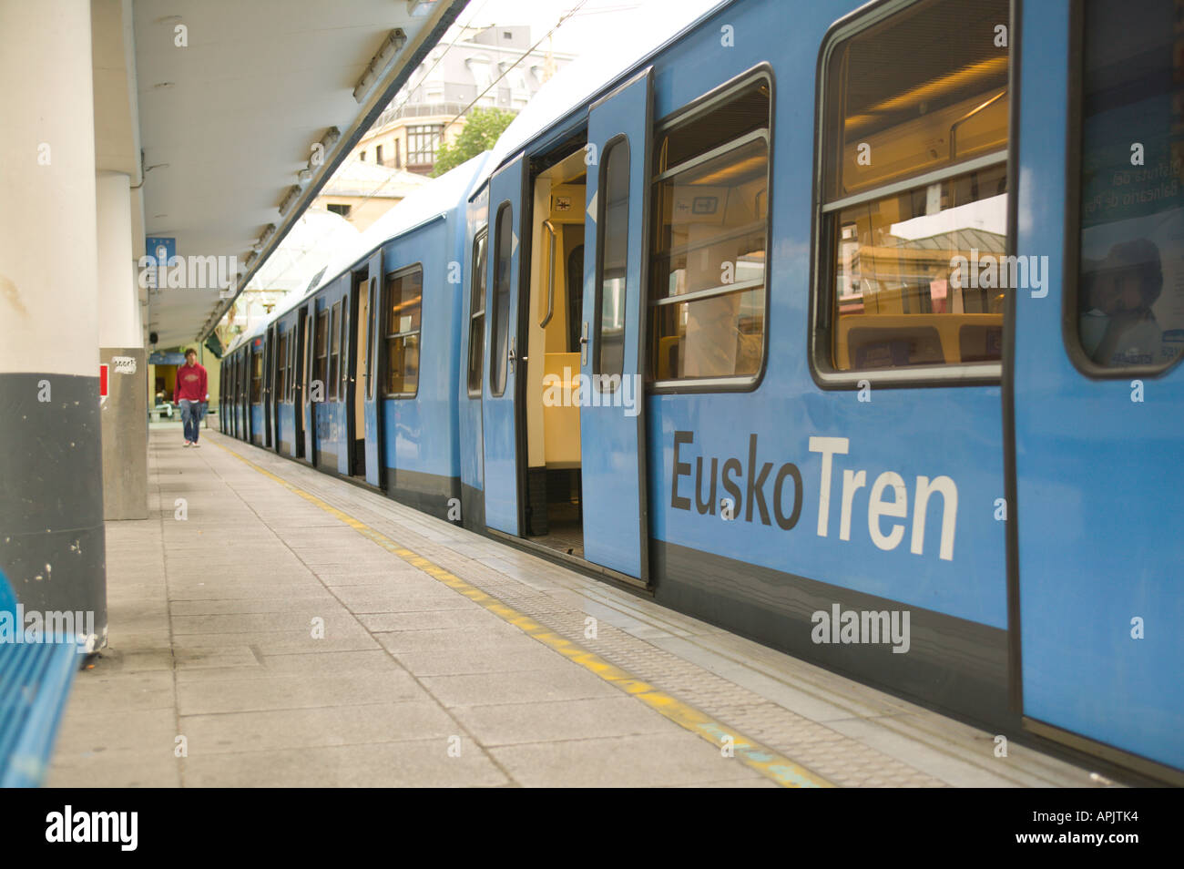 Eusko tren hi-res stock photography and images - Alamy