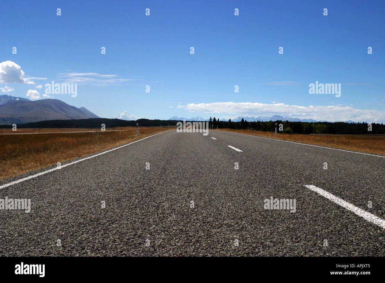 Desert road New Zealand Stock Photo - Alamy