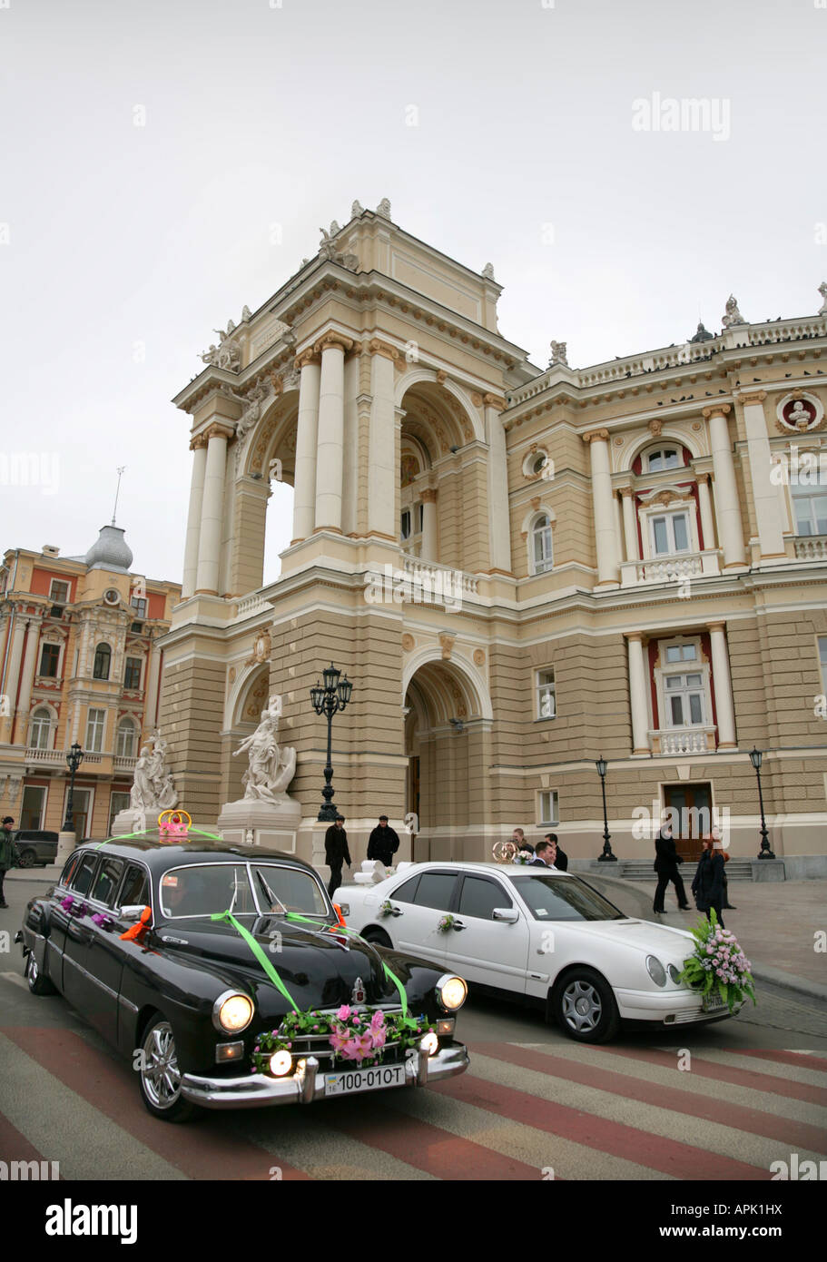 Wedding cars outside the Opera House and Ballet, Teatralnaya Square ...