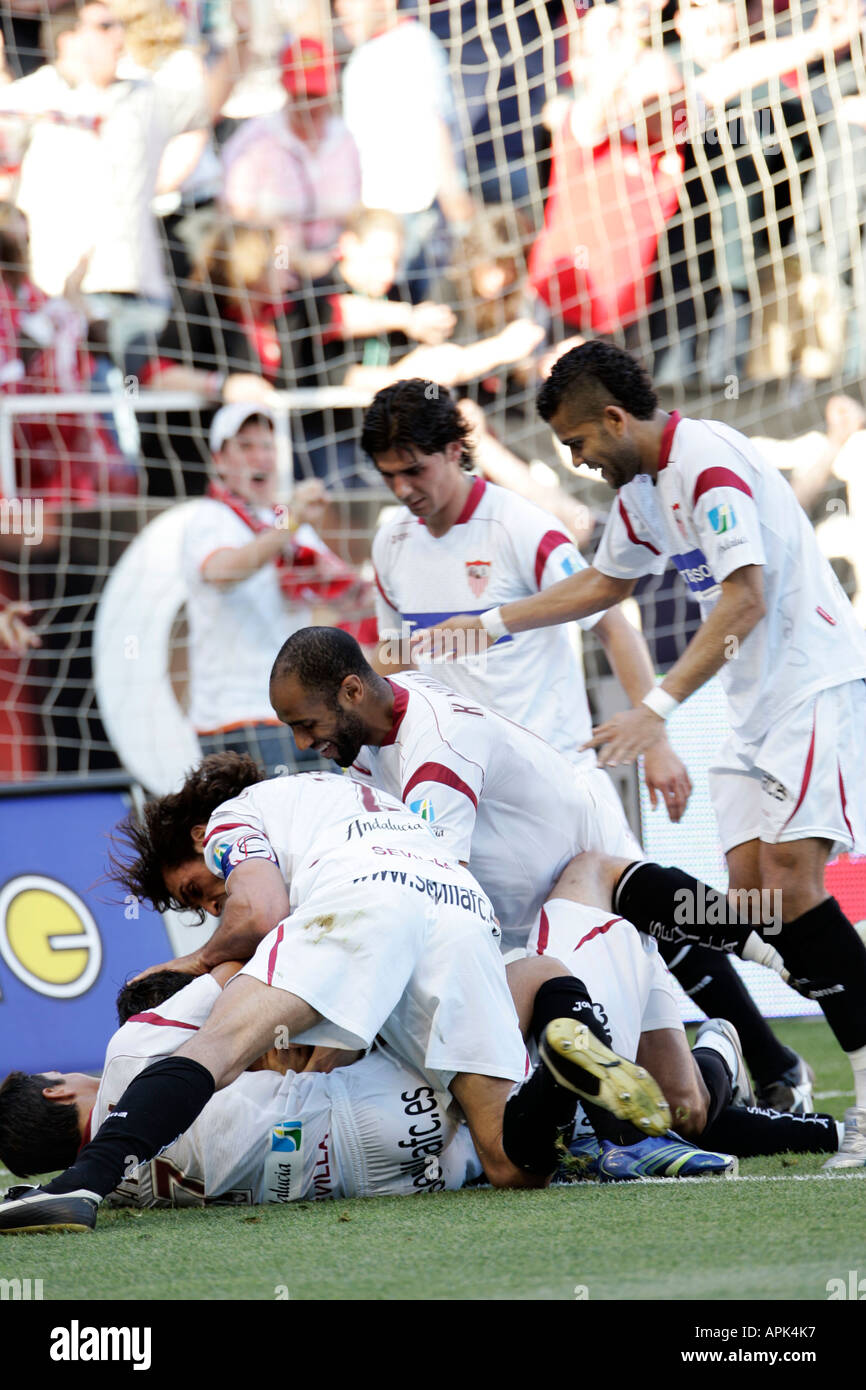 Sport football scoring celebrating hi-res stock photography and images ...