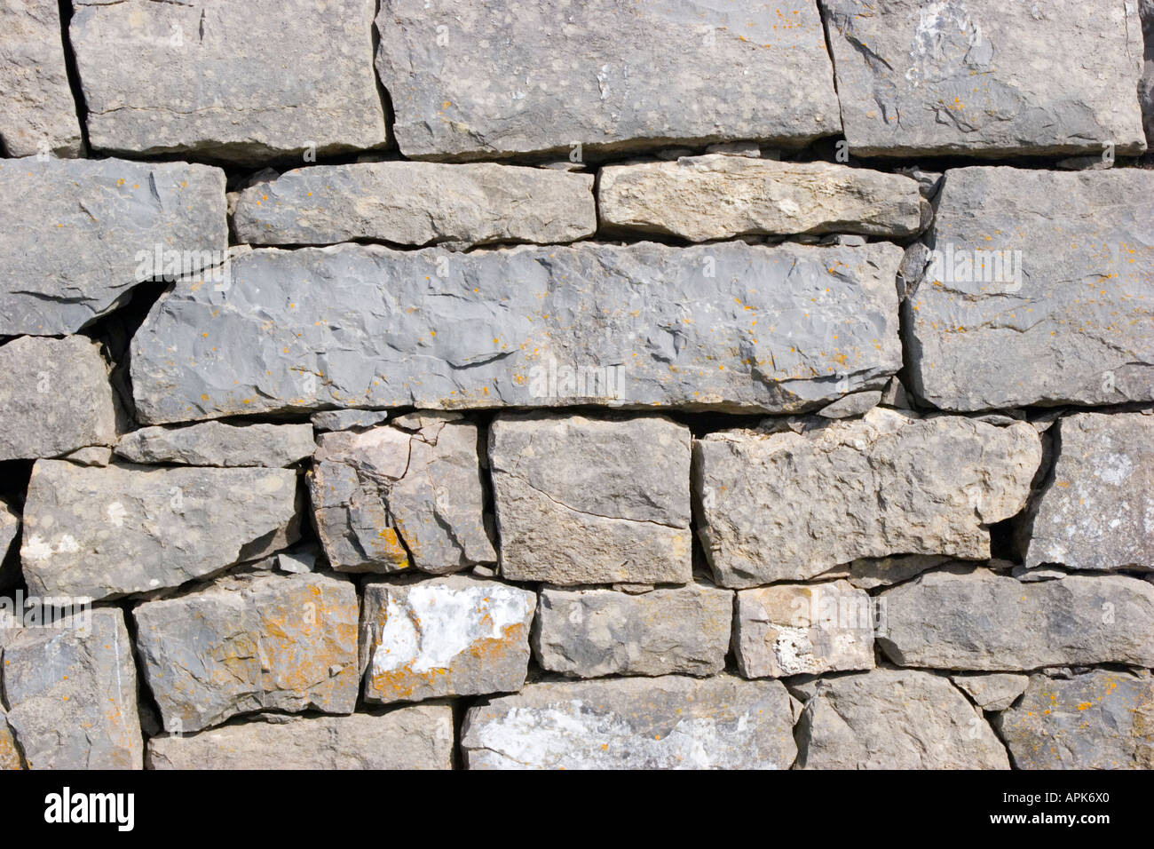 Dry stone walling in Welsh slate Stock Photo - Alamy