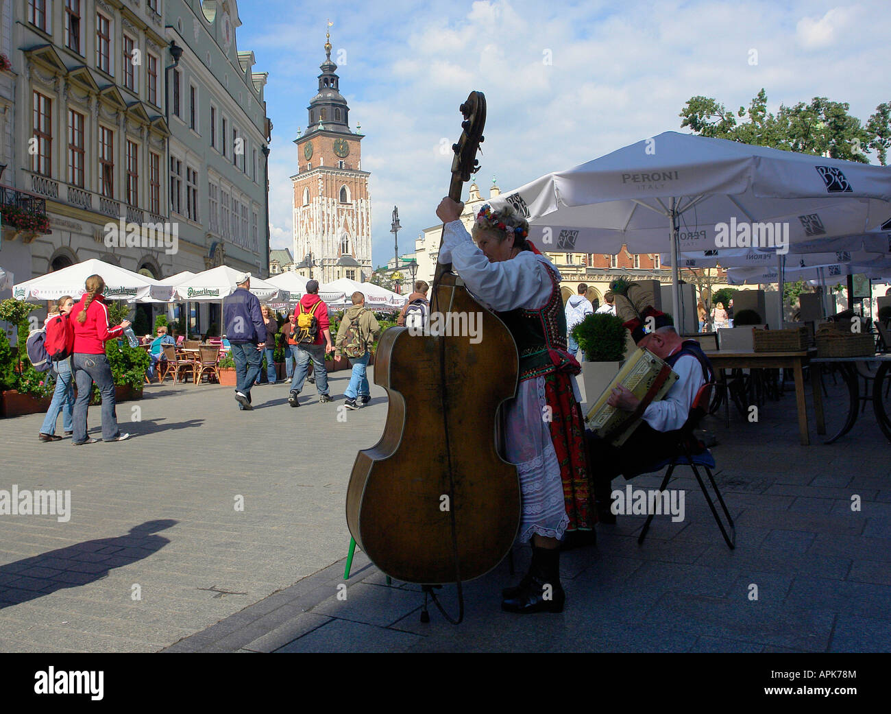 Bull fiddle and bass fiddle hi-res stock photography and images - Alamy