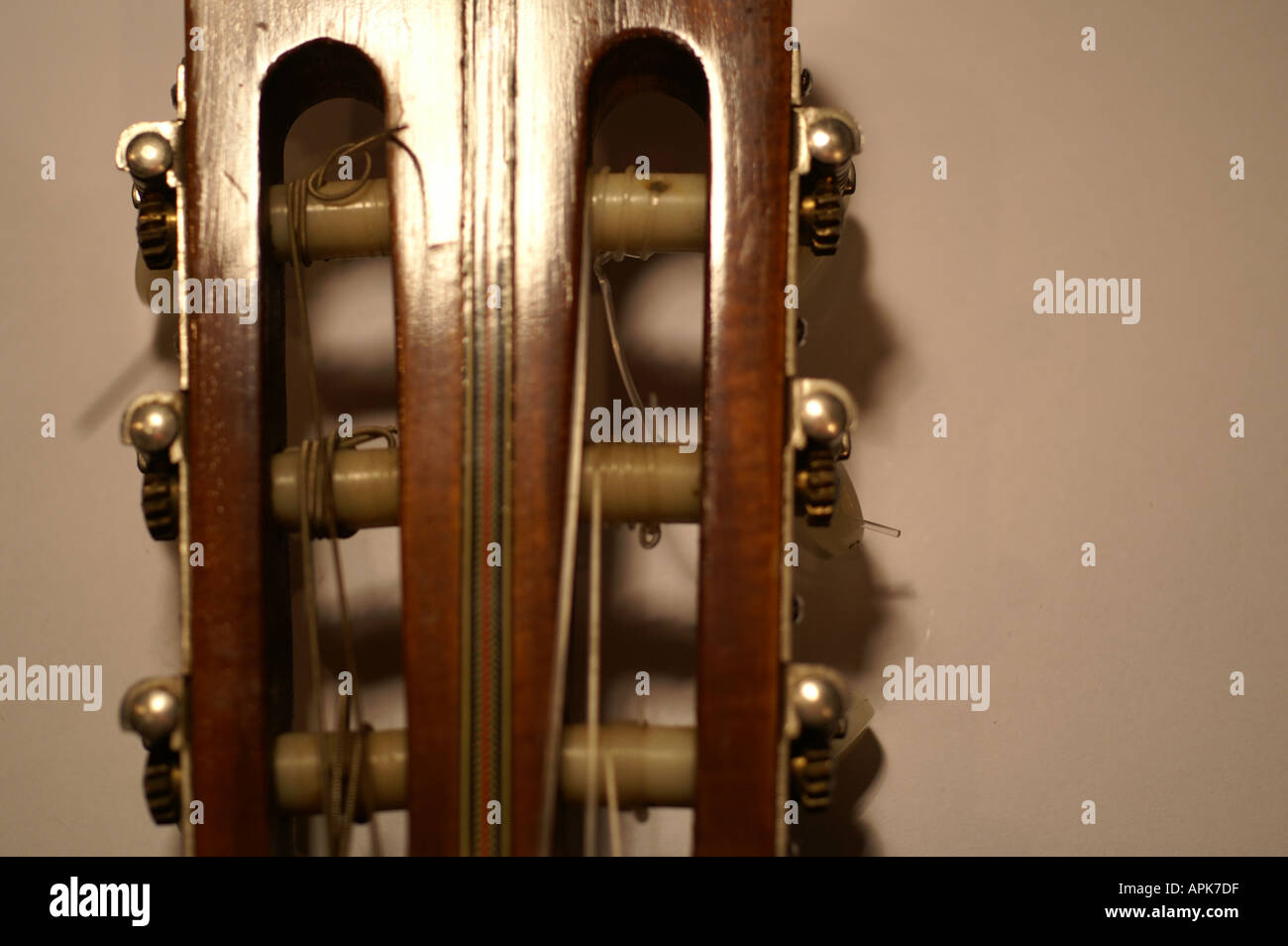 Tuning keys of a guitar Stock Photo - Alamy