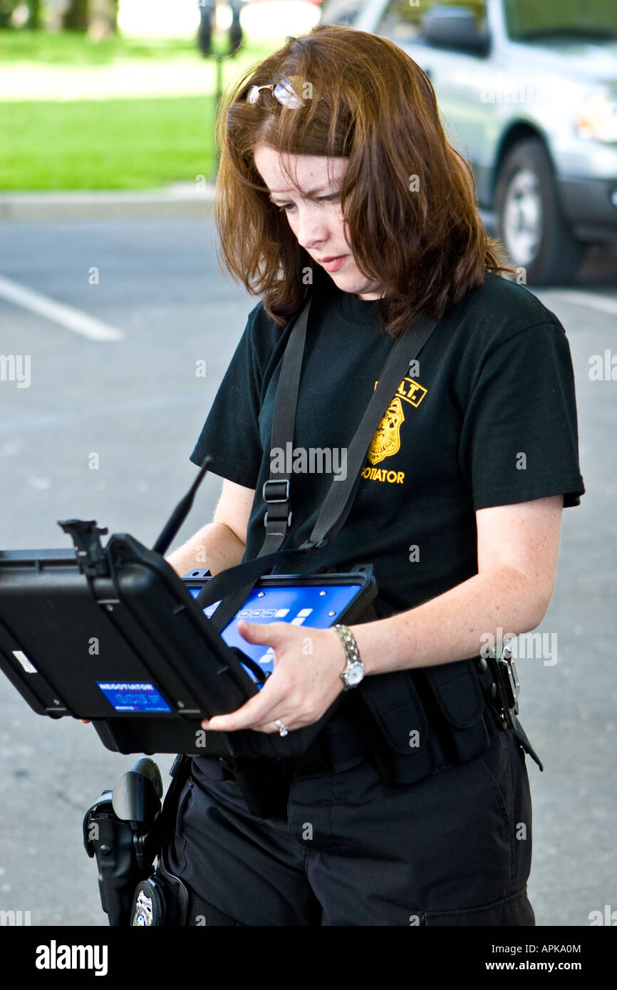 A police negotiator hi-res stock photography and images - Alamy