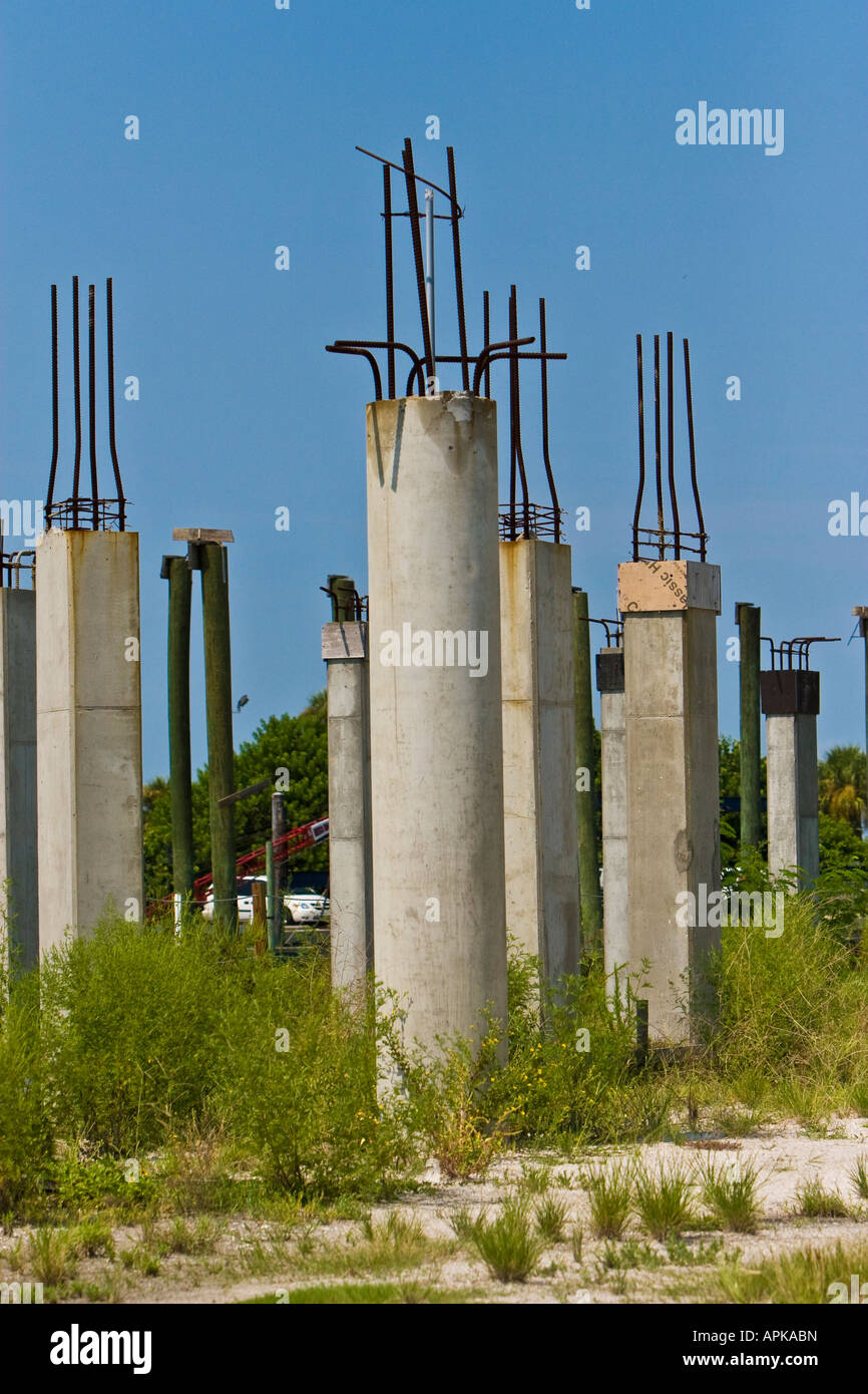 Reinforced concrete columns hi-res stock photography and images - Alamy