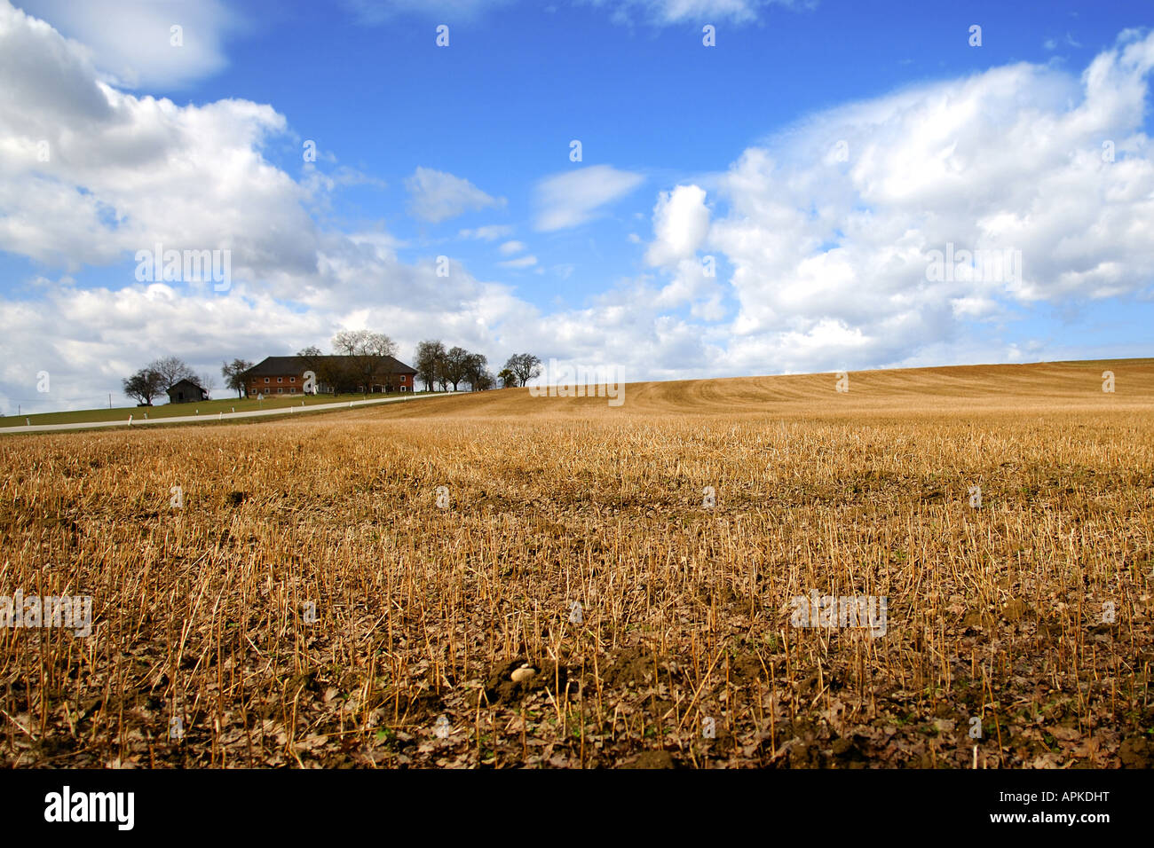 Farmhouses in austria hi-res stock photography and images - Alamy