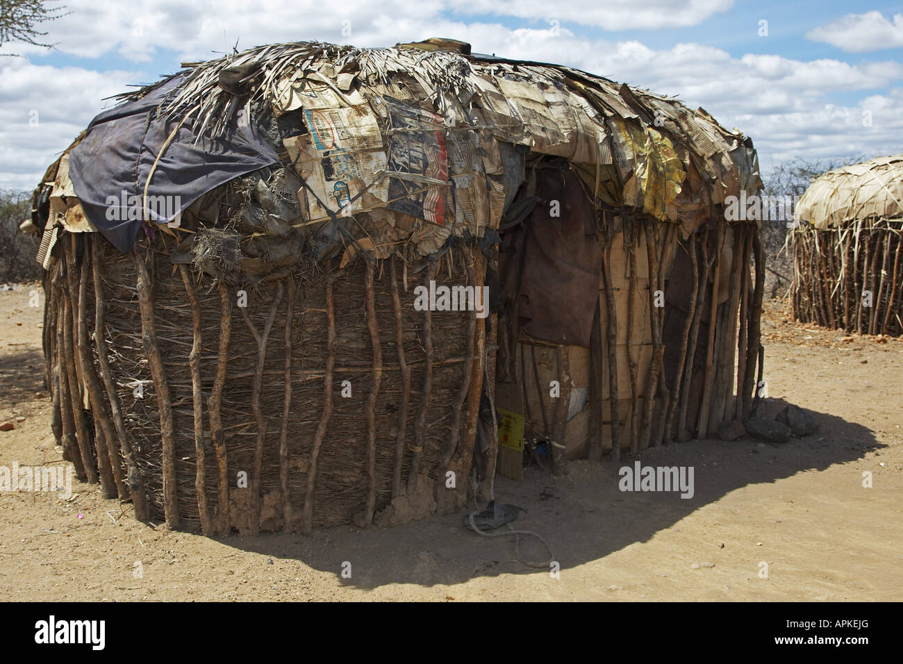 Hut samburu village kenya samburu hi-res stock photography and images ...
