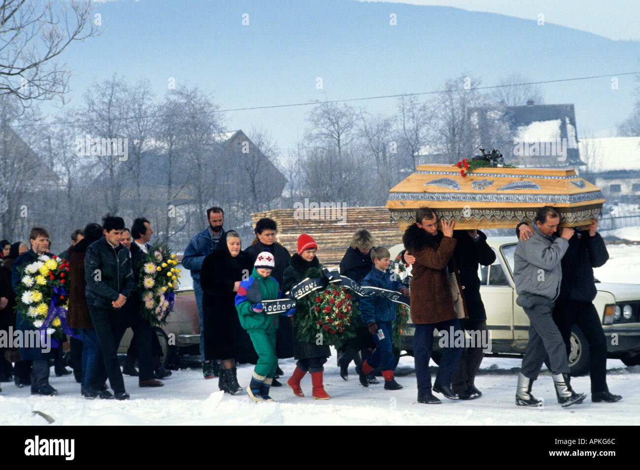 Grave coffin hi-res stock photography and images - Alamy
