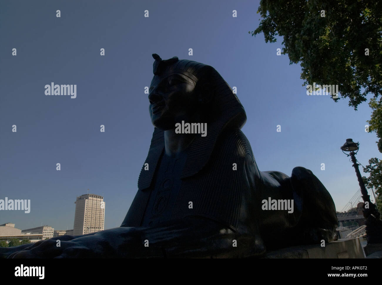 Statue of Sphinx at Cleopatra's Needle, Embankment, LONDON, UK Stock ...