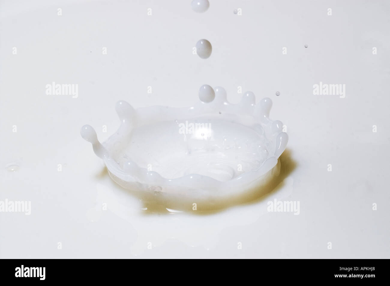 Spilt milk pattern hi-res stock photography and images - Alamy