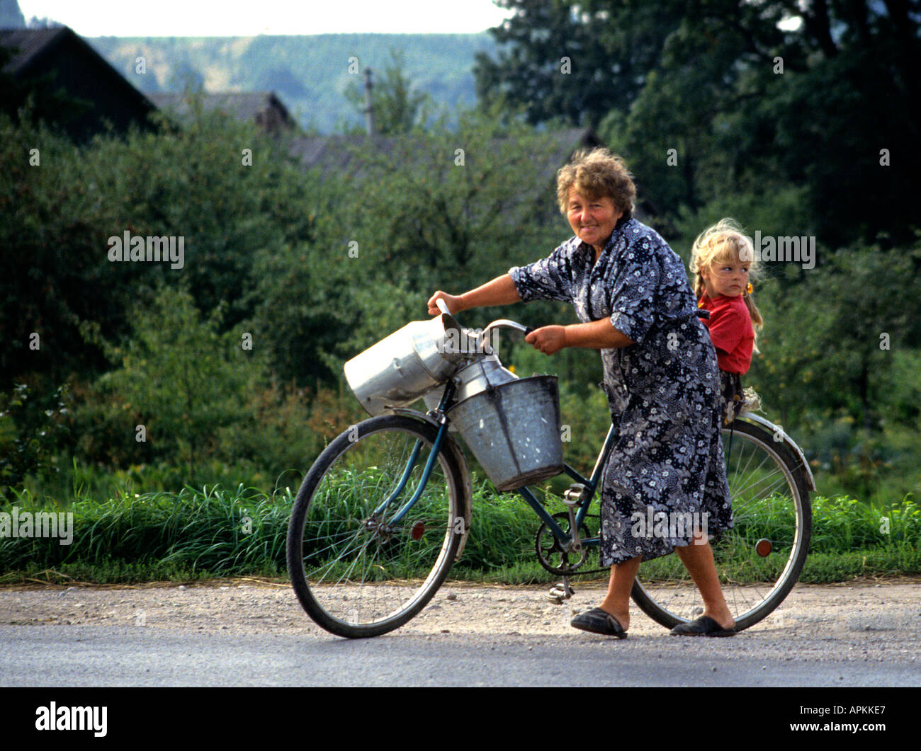 Girl cyclists hi-res stock photography and images - Alamy