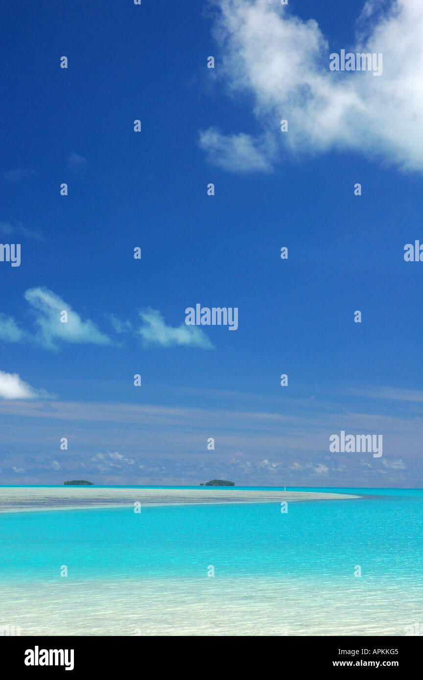 Contrasting colours of Aitutaki Lagoon Cook Islands Stock Photo - Alamy