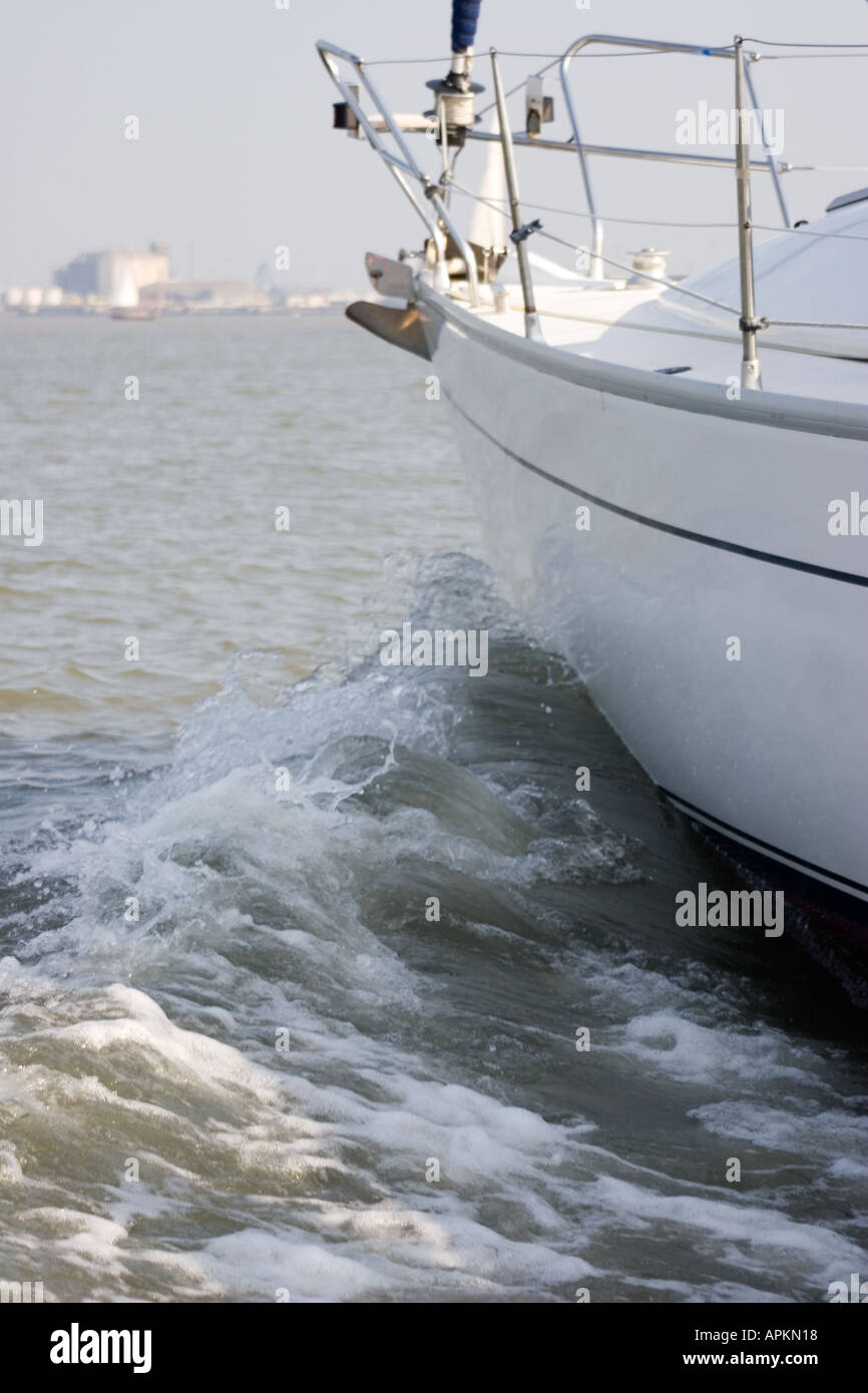 Front boat cutting waves hi-res stock photography and images - Alamy