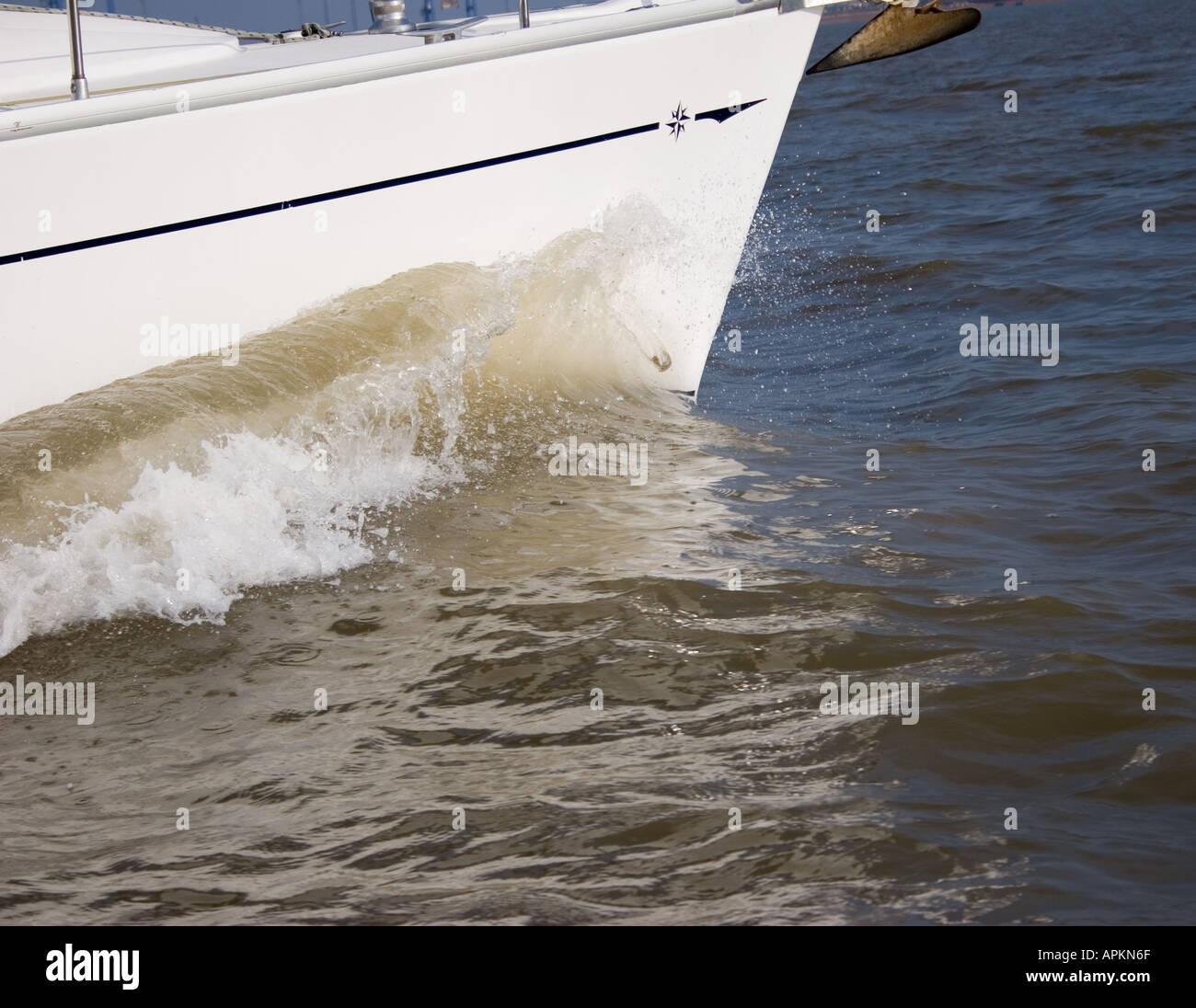 front of a boat cutting into the waves Stock Photo - Alamy