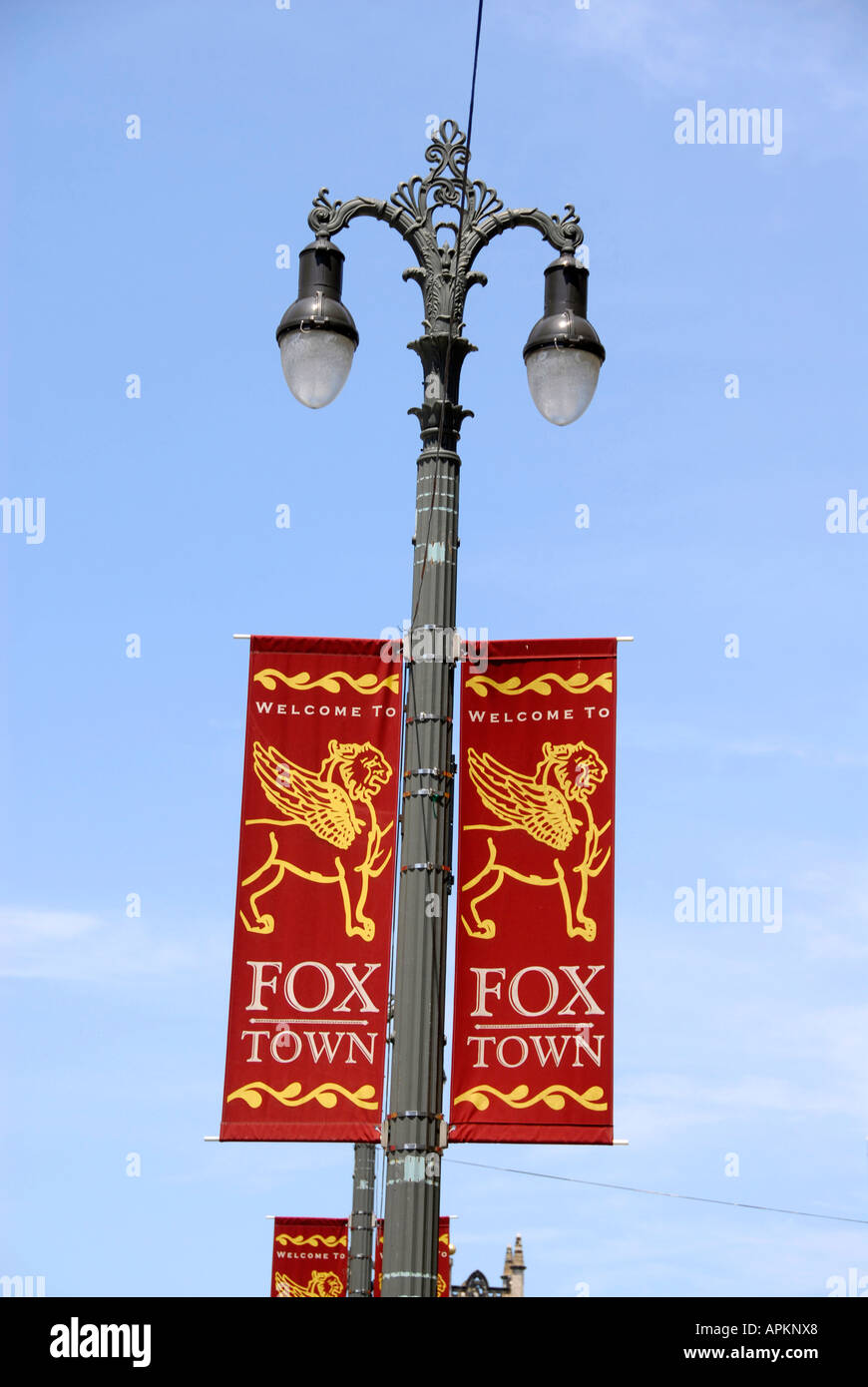 The Fox Theater District on Woodward Avenue in downtown Detroit ...