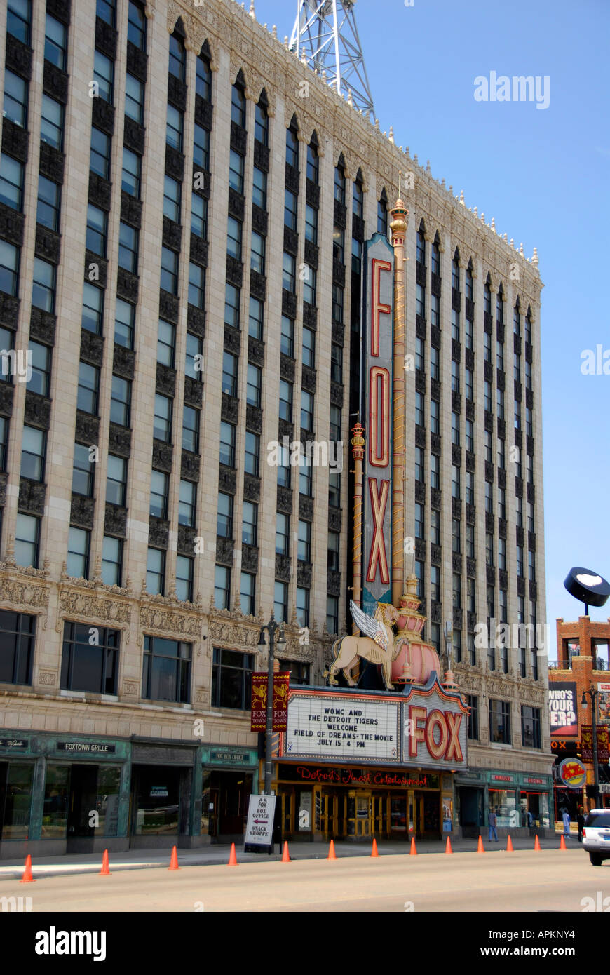 The Fox Theater District on Woodward Avenue in downtown Detroit ...